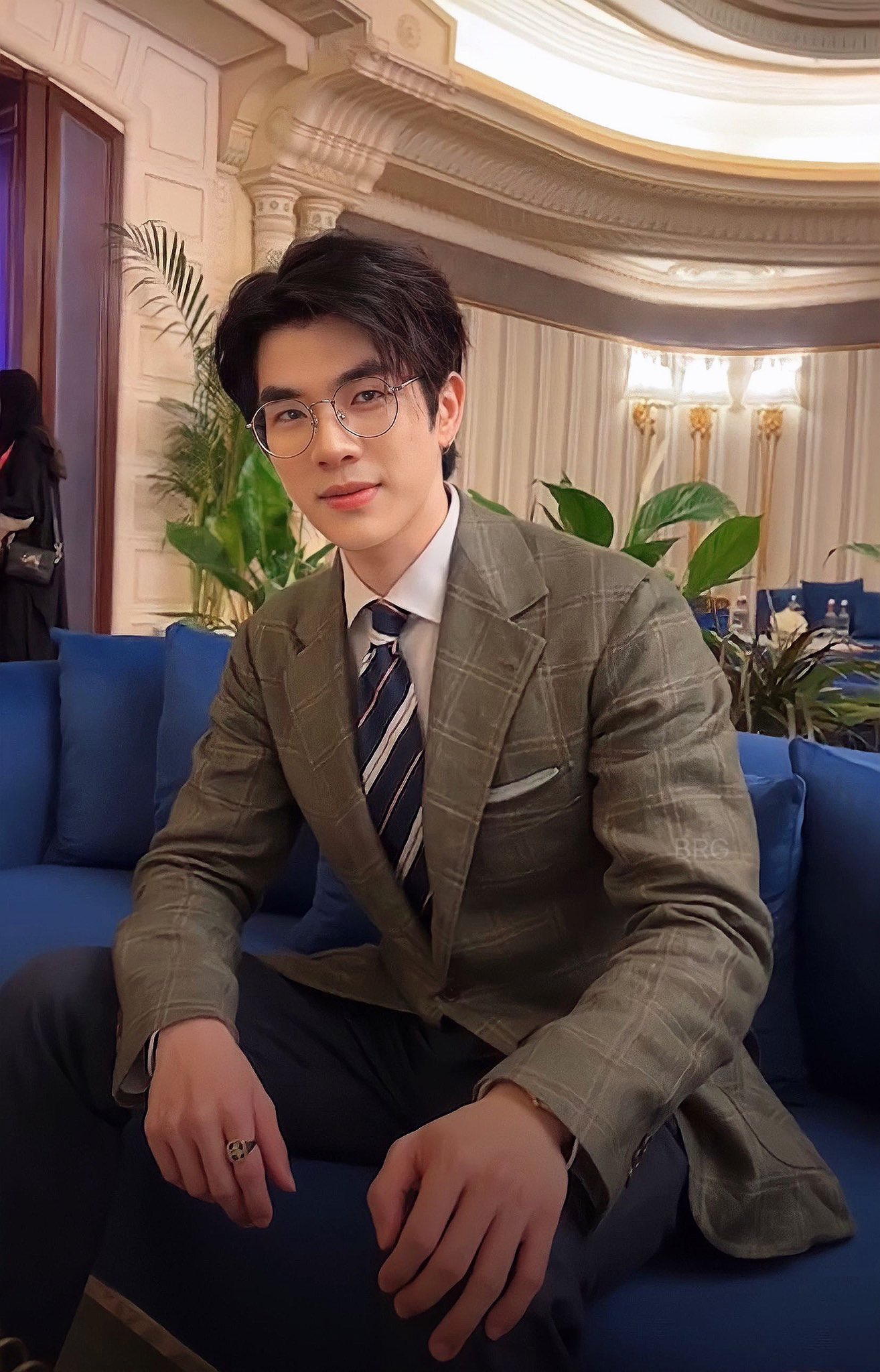 BRG ♡ on Twitter: "Stand by หล่อ #MilePhakphum : edit by me 😯 https://t.co/OOkFJB3ai6" / Twitter