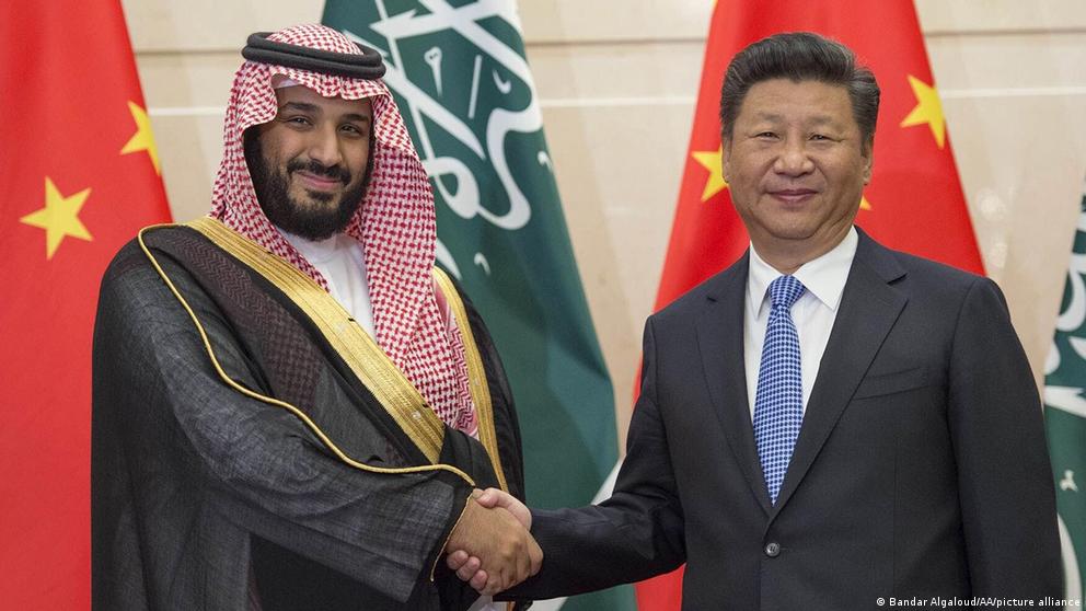 凝視 On Twitter 脱下丧服换礼服,习近平飞赴利雅得出席中国 阿拉伯峰会 背景:拜登选前曾因卡舒吉暗杀事件称沙特是 贱民 国家