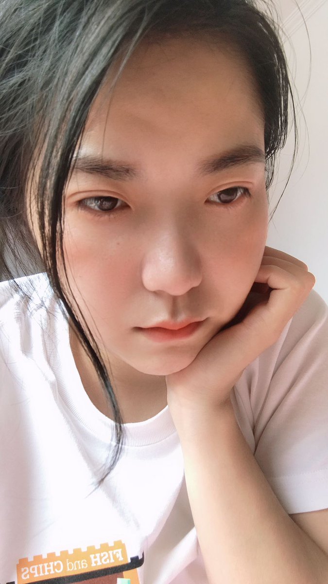 lisa on Twitter: "肉体上的寻欢， 精神上的陪伴，你的肉体和心灵我替你保管。让我们一起放松发泄一下。 只要你主动找我，我们就会有故事,聊得投缘可线下哟"