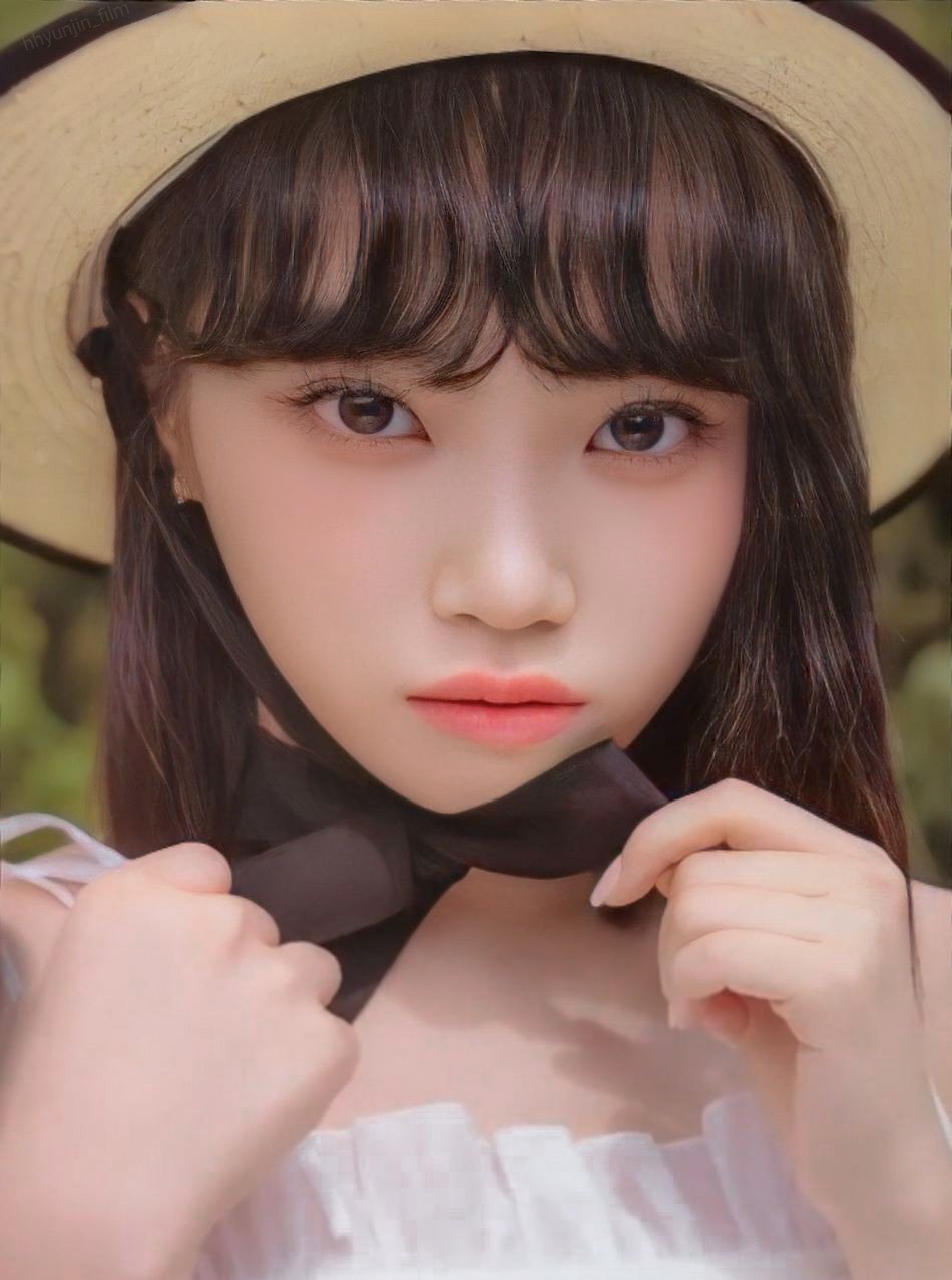 le sserafim pics on Twitter: "Chaewon Seasons Greetings ☃️🌲 https://t.co/nIPdwuNT2N" / Twitter