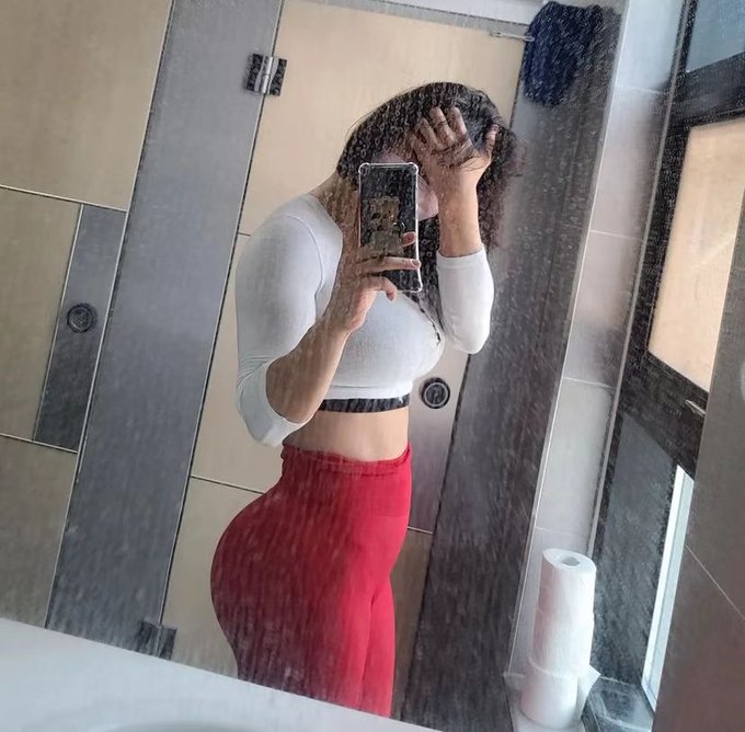 蜜桃臀阿姨 (@bd_z48) / Twitter