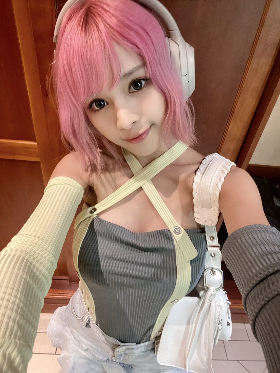 Miho 美保 on Twitter: "Me choking u"