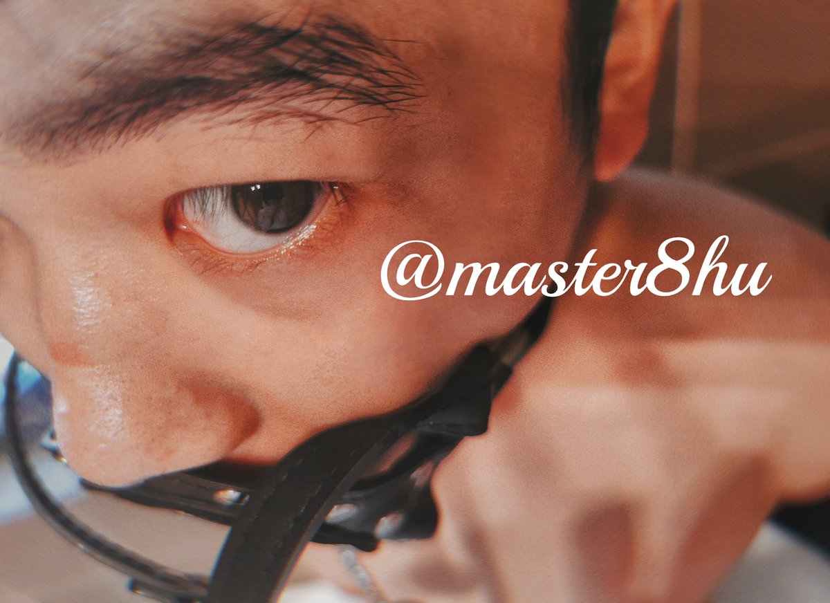 训犬师s ——琥 On Twitter 调教的意义就是让奴觉得服从,这样的方法可以是恐惧也可以是疼痛,在草过狗比以后滚烫的尿液也灌注在套子里,然后被逼迫着咽下套子里的圣水。 痛苦挣扎后的第