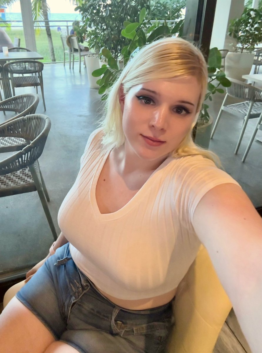 🏳️‍⚧️ Amanda Rae 🏳️‍⚧️ on Twitter: "Are thicc trans girls pretty too? 💖"