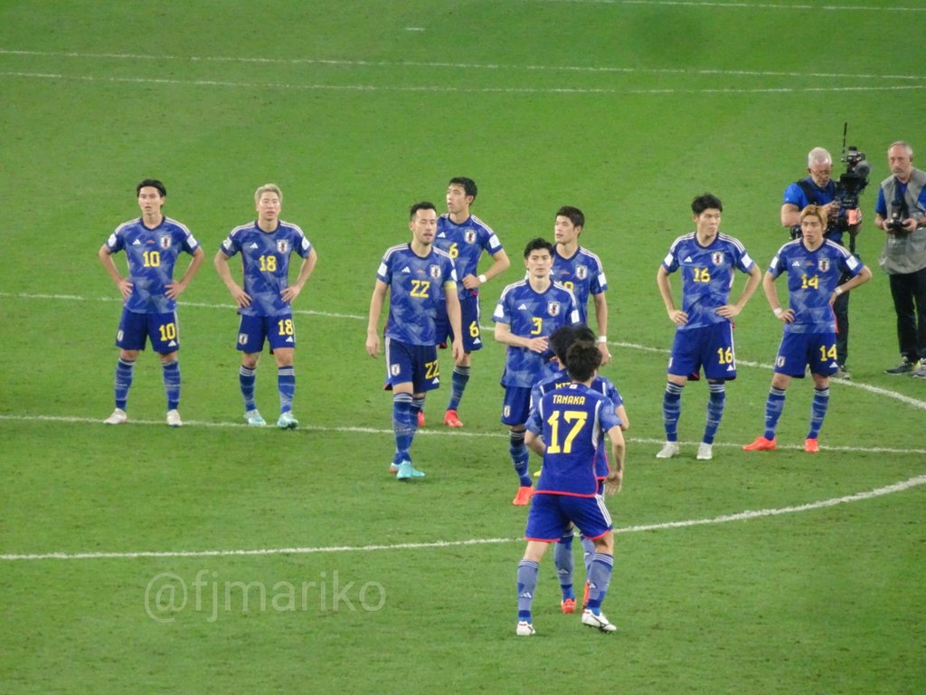 Fjまりこカタール🇶🇦⚽️いたよ On Twitter リプの中で 谷口彰悟 選手が見守ってるのもまたよい!というコメントがあった。写真見返したら3枚目と4枚目の間に 鷺沼兄弟 に