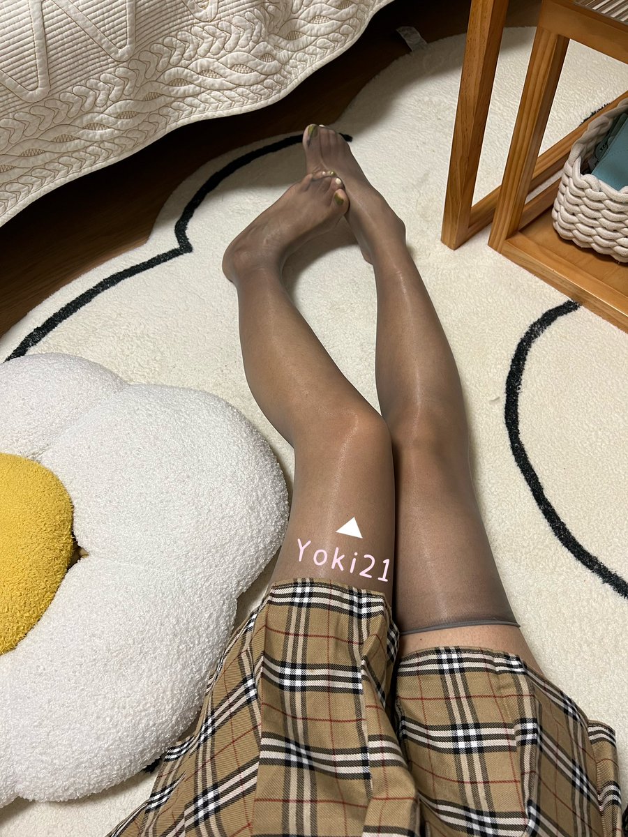 Yoki on Twitter: "还是筒袜穿起来方便，还好脱🥰 🧦 @FEIENSILKY #丝袜腿 #丝袜诱惑 #丝袜美女 #绯凡柔美隐享丝滑 #绯隐FEIEN #绯隐丝袜 #筒袜"
