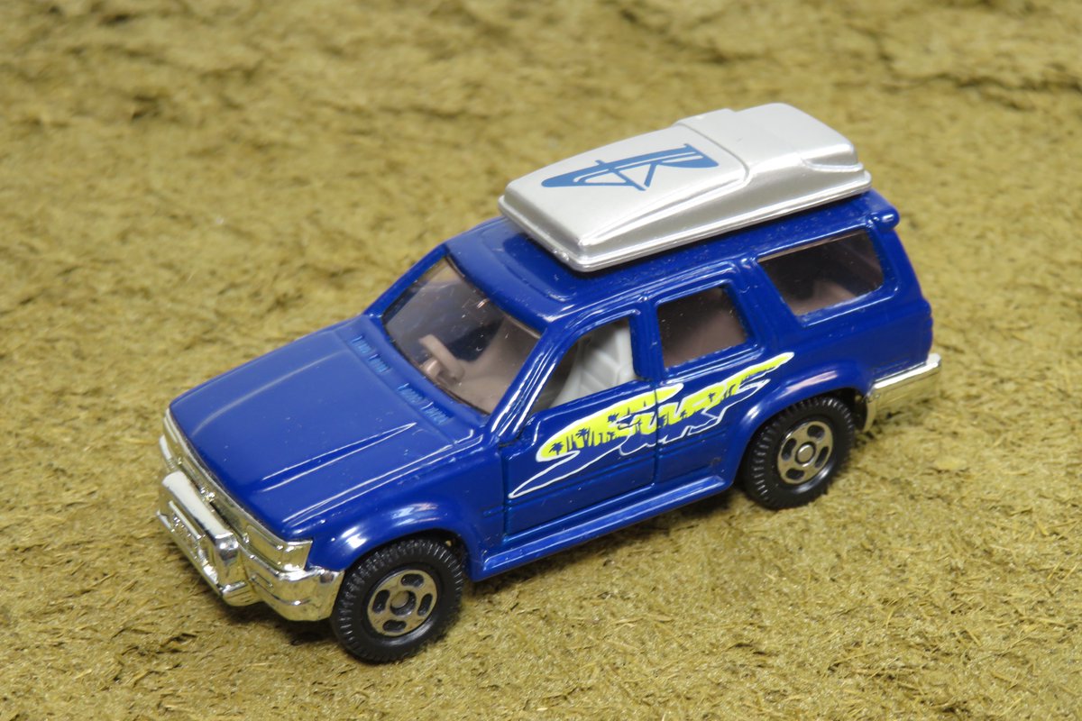 Y30vip-⑨ on Twitter: "RT @pix_eos: トミカギフト RVセット トヨタ ハイラックスサーフ 通常品84-5の130系ハイラックスサーフのトミカ。ルーフ上にはこの ...