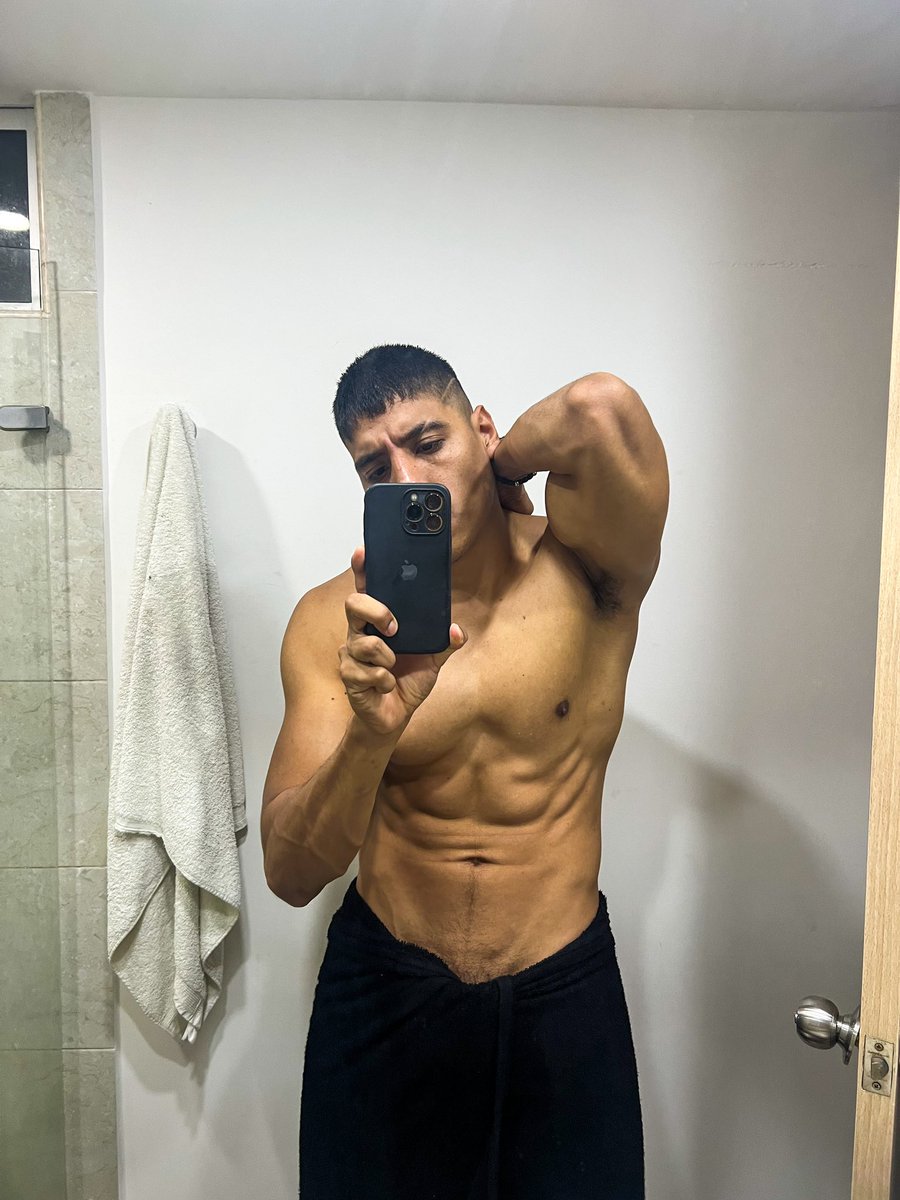 Connor king on Twitter: "Your sexy Colombian is ready to have some fun with you. Open the link ...