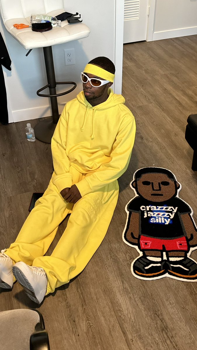 Looking like a cup of alka seizterzer 🤪 tisakorean @tisakorean