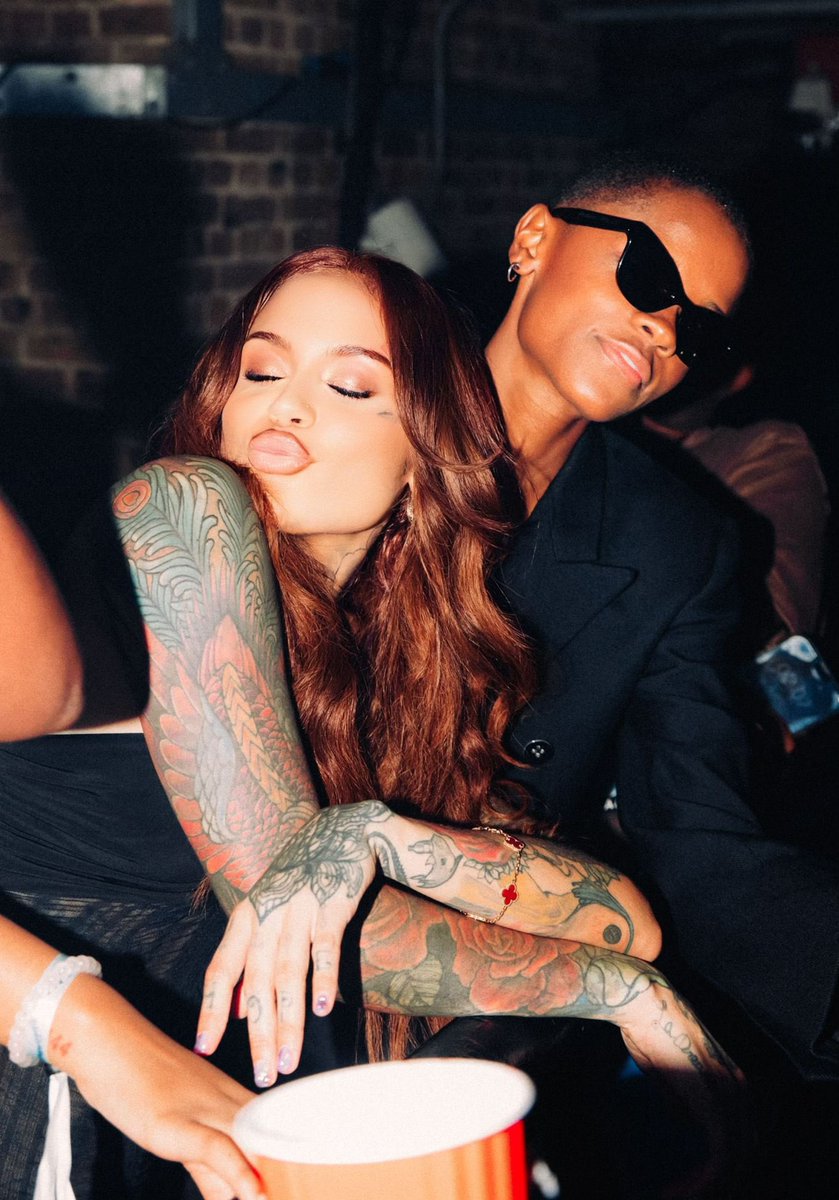 sapphics like @sapphicslike