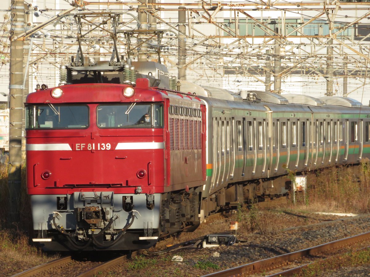 延回5えのしまB on Twitter: "EF81-139+E231系ｺﾂ車配給輸送"