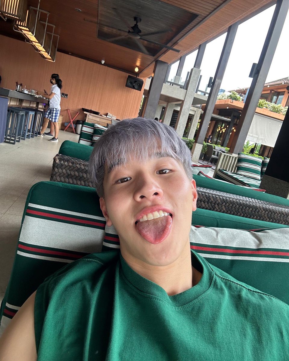 Nutapiwich on Twitter: "มอนิ่งครับทุกคน วันนี้ฟ้าครึมเลยเอาความน่ารัก เอ้ย เอาสีเสื้อเข้าสู้ ...