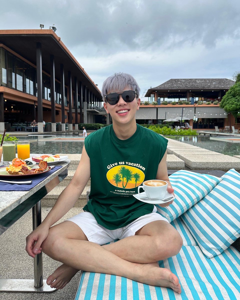 Nutapiwich on Twitter: "มอนิ่งครับทุกคน วันนี้ฟ้าครึมเลยเอาความน่ารัก เอ้ย เอาสีเสื้อเข้าสู้ ...