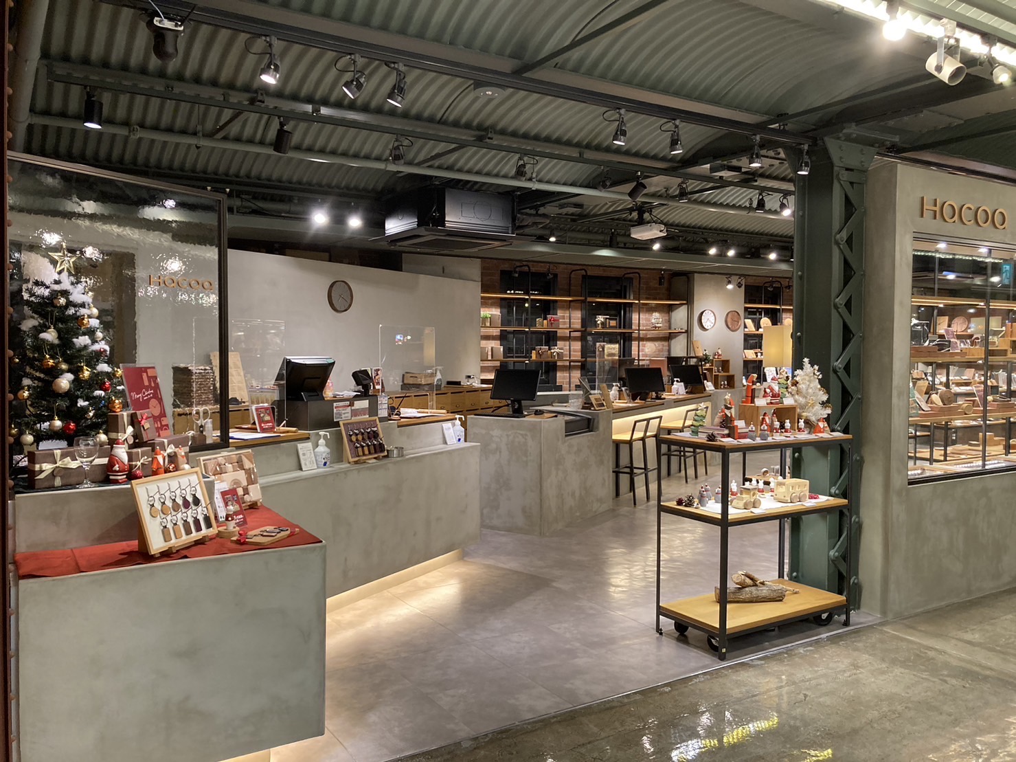 木製デザイン雑貨 Hacoa（ハコア） on Twitter: "／ 横浜赤レンガ倉庫店リニューアル記念🎊 #プレゼントキャンペーン \ 文字盤にヨーロピアンメープルを使用した『新作腕時計』を ...