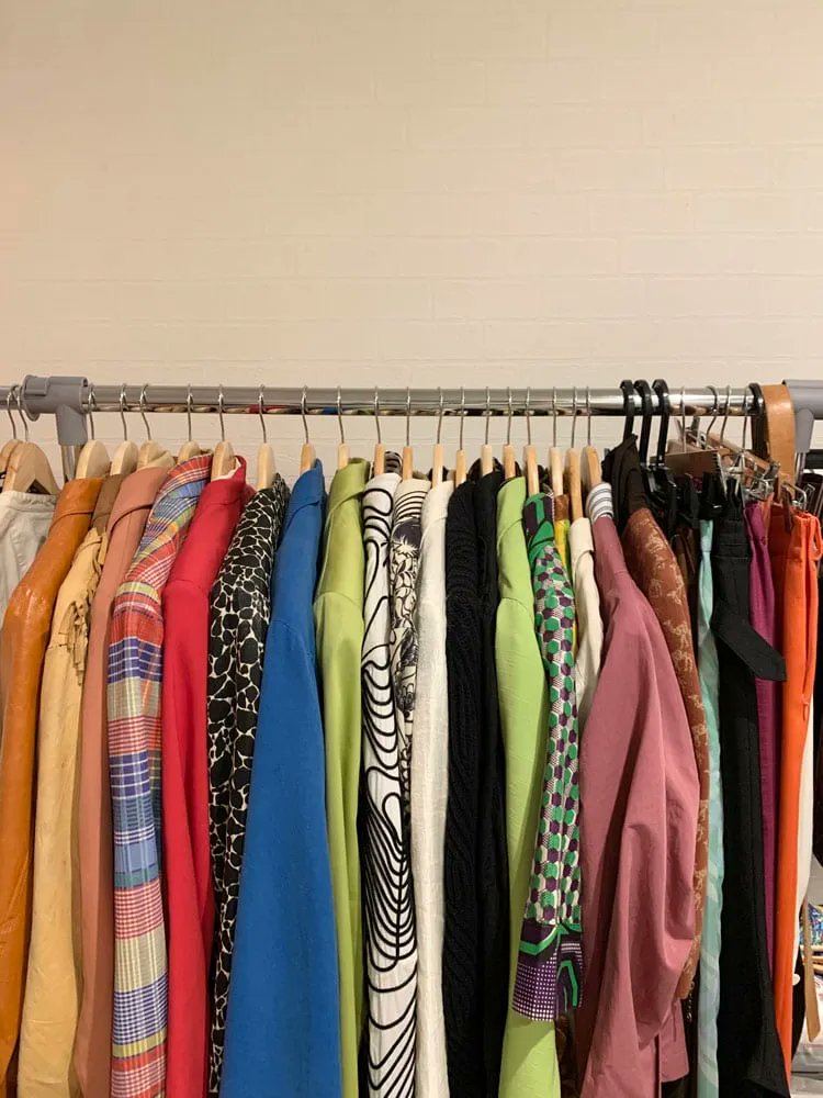 GINZA on Twitter: "【 #私と部屋 】デザイナーズ空間に溶け込むファッション＆ヴィンテージの魅力。アイテムの収納術も https://buff.ly/3ht15xo"