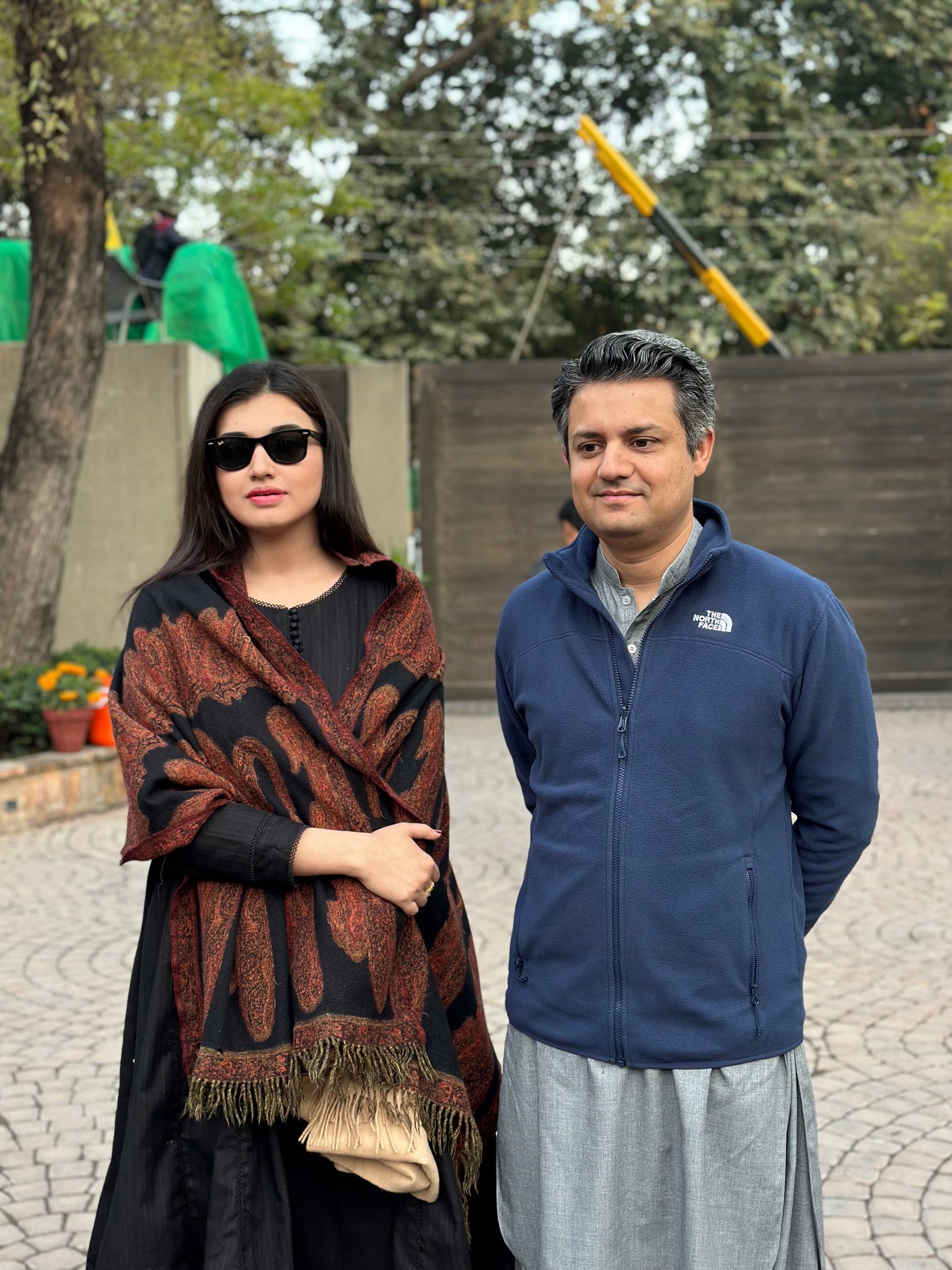 Falak Javaid Khan on Twitter: "خان صاحب سے ملاقات کے وقت موبائل فون اور کیمروں کی اجازت نہیں تھی ...