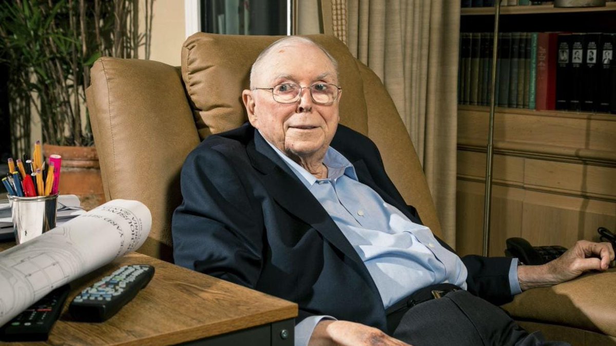 10 frases de CHARLIE MUNGER que cambiarán tu forma de ver el mundo. 🧵 ...
