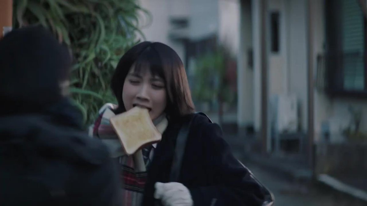 動画NOW on Twitter: "神木隆之介 松本穂香 が出演する au のCM Netflix「恋に恋する松本さん」篇 https://douganow.jp/archives ...