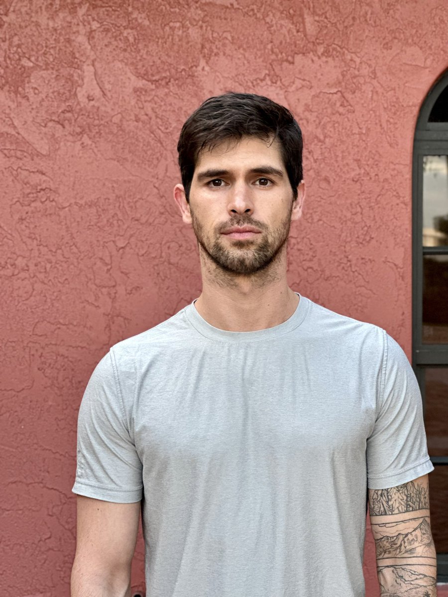 Hot Dudes Good Mood 🇺🇦 on Twitter: "RT @andres___camilo: New digitals incoming"