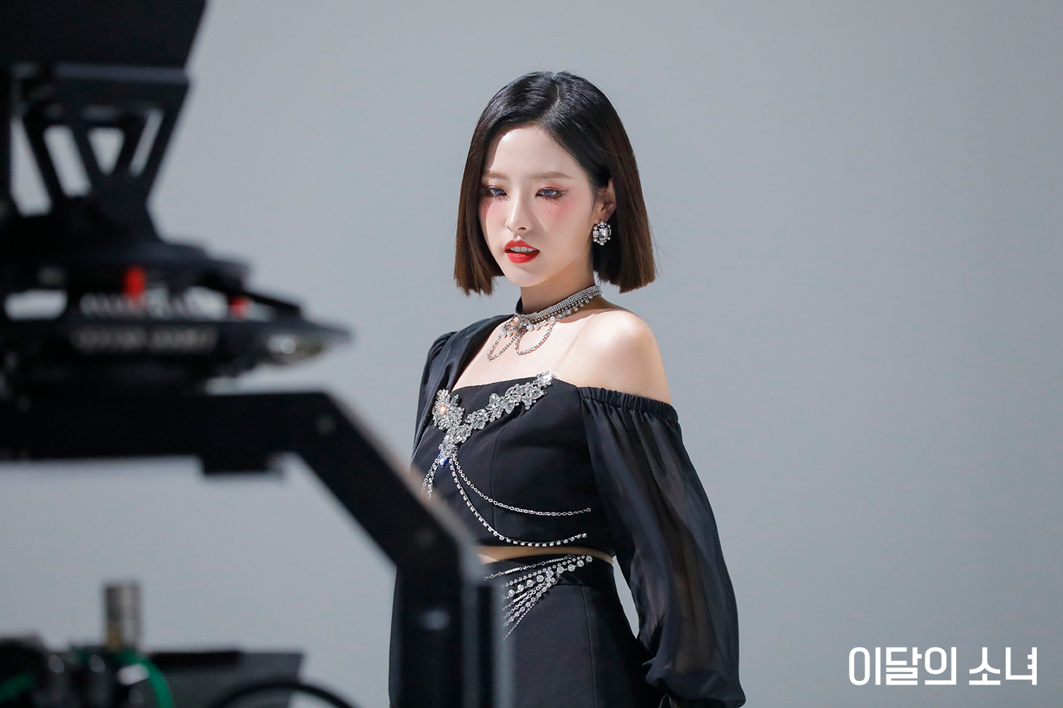 💫 Orrery/nim on Twitter: "#LOONA Naver Post: LUMINOUS MV Filming 1/11 https://t.co/zewZpRysRH ...