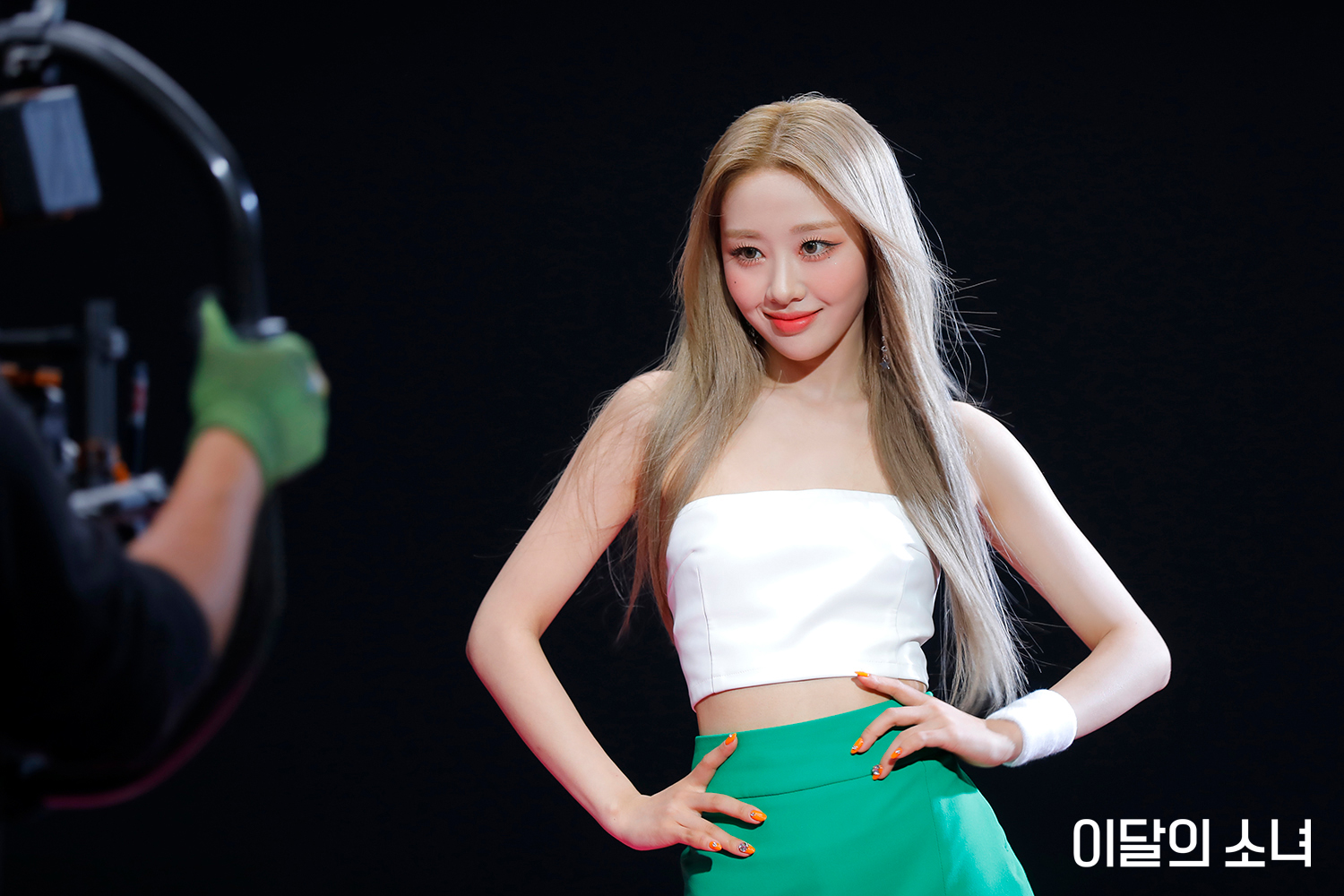 💫 Orrery/nim on Twitter: "#LOONA Naver Post: LUMINOUS MV Filming 1/11 https://t.co/zewZpRysRH ...