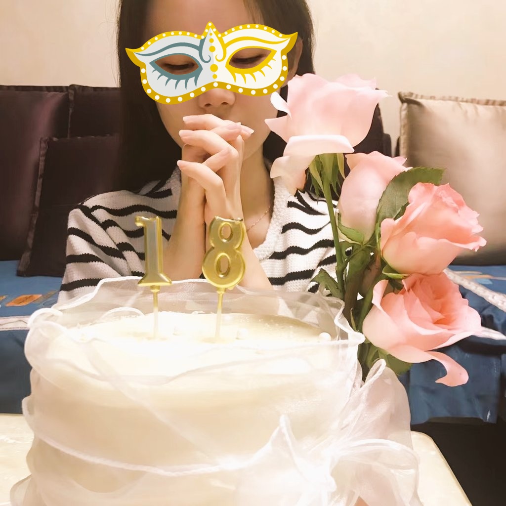 在边缘起舞 On Twitter 好朋友18岁的妹妹1 上周我去朋友家玩,他妹出去玩没在家。我去他妹妹房间里发现一部手机,为了拿到她妹妹的联系方式,我把sim卡取出来给我另一部手机打了过去