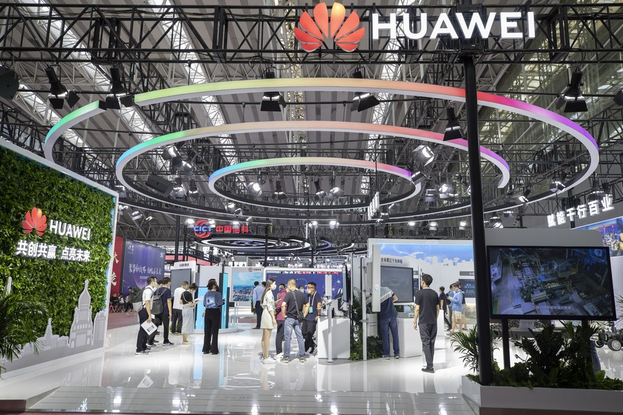 Chinese tech giant Huawei announced on Friday that it signed a global ...