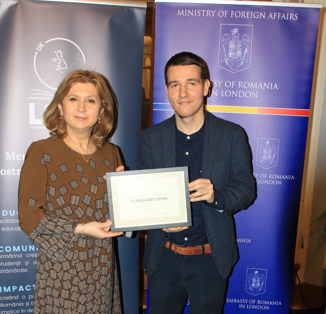 Laura Popescu (@laurapopescumfa) / Twitter