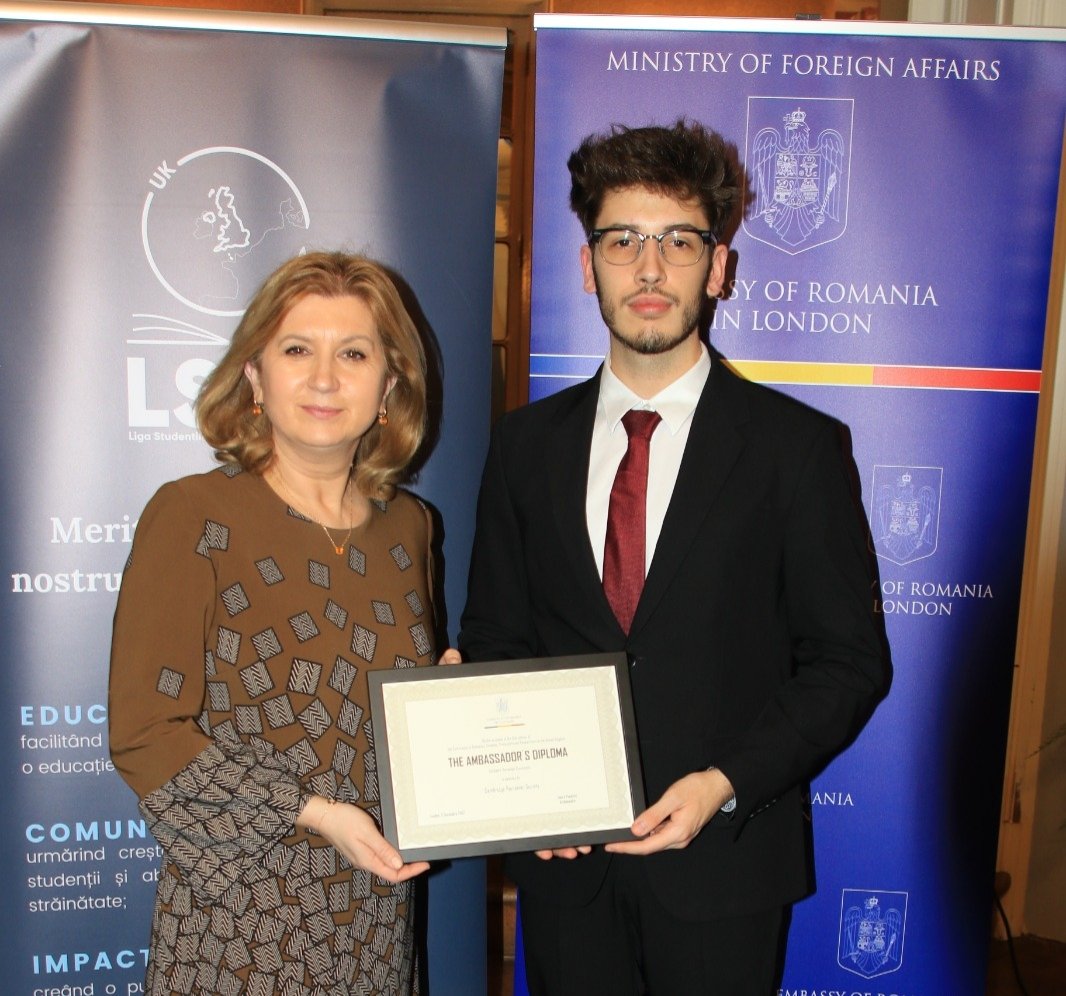 Laura Popescu (@laurapopescumfa) / Twitter