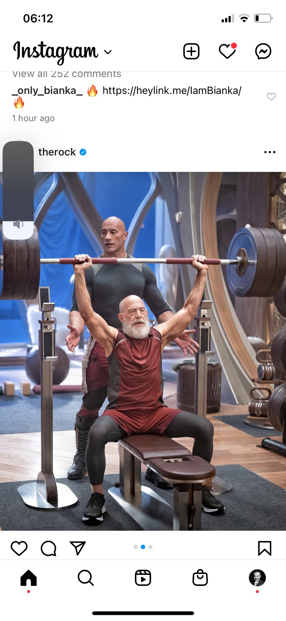 Bear Liu 🗣 on Twitter: "来个老狠人：J.K西蒙斯，就是疯狂鼓手里那个老师，67岁的人了，跟着巨石强森练成了麒麟臂。67岁啊朋友们！ https://t.co ...