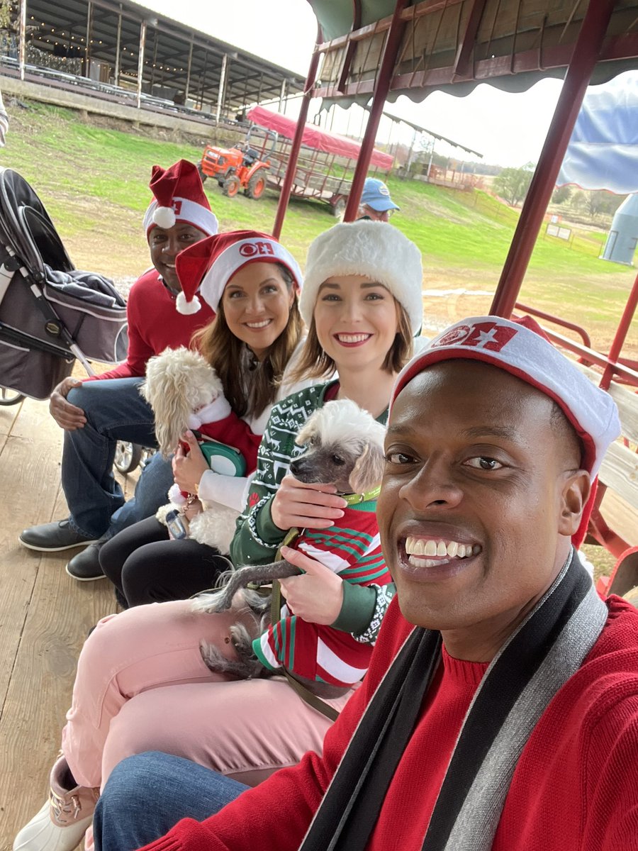 Dominic Brown Cbs 11 On Twitter Happy Holidays From Cbs 11 ππ