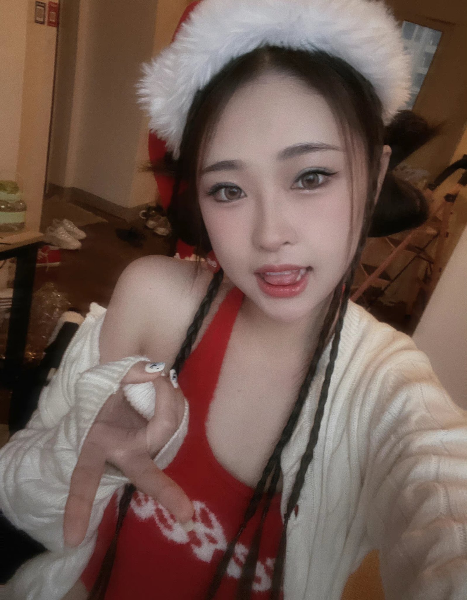 身边的母狗(接投稿) On Twitter Basmabasoom54 有人认出这条反差狗么 Jo4naamrsd Twitter