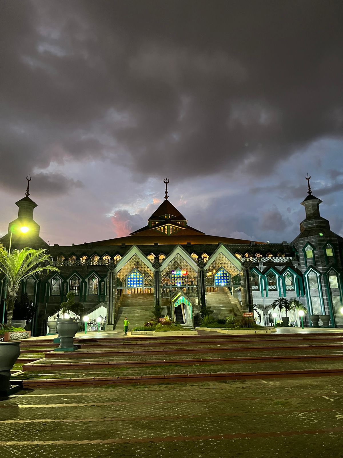 Anies Rasyid Baswedan on Twitter: "Selamat sore teman-teman di Makassar. Petang nanti, Insya ...