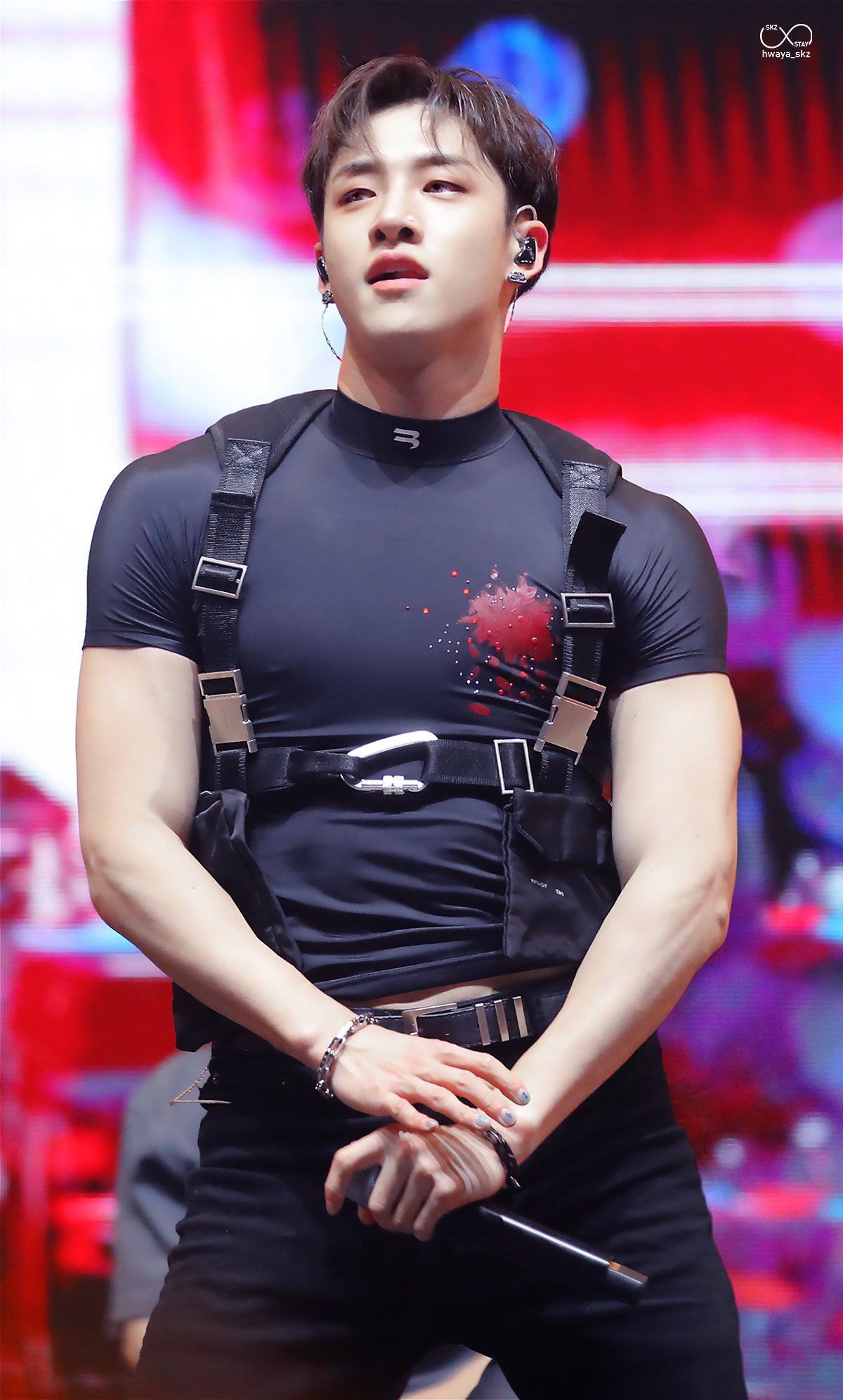 땡화야🐺🤙🏻 on Twitter: "221008 TMA HQ 오 마이 핫가이🔥🔥 #스트레이키즈 #방찬 #CB97 #StrayKids #Bangchan https://t.co ...