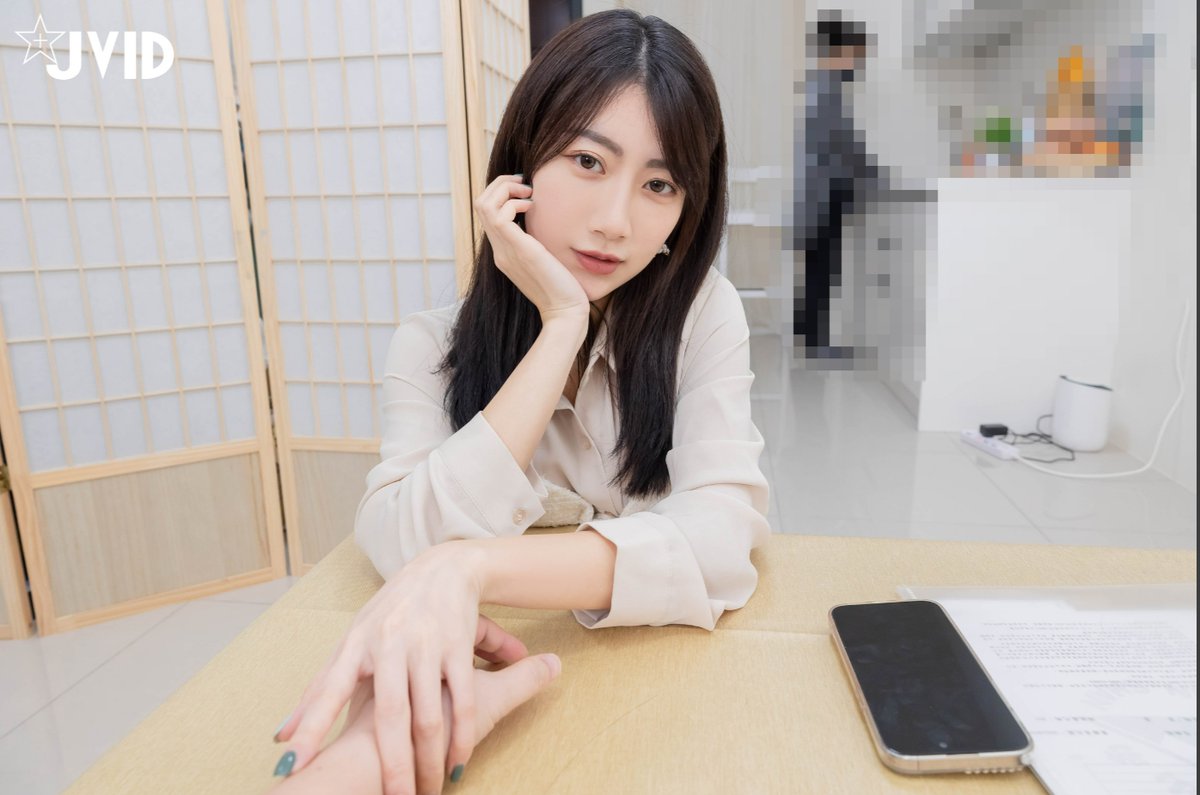 最新視頻，有多性感就不說了~直接看吧~🥰 咦 ~ 你的手怎麼那麼冰，心跳怎麼也跳那麼快😳 讓我來幫你暖暖，壓壓驚吧!! https://t.co/8Umj46DbXN #JVID @JVID ...