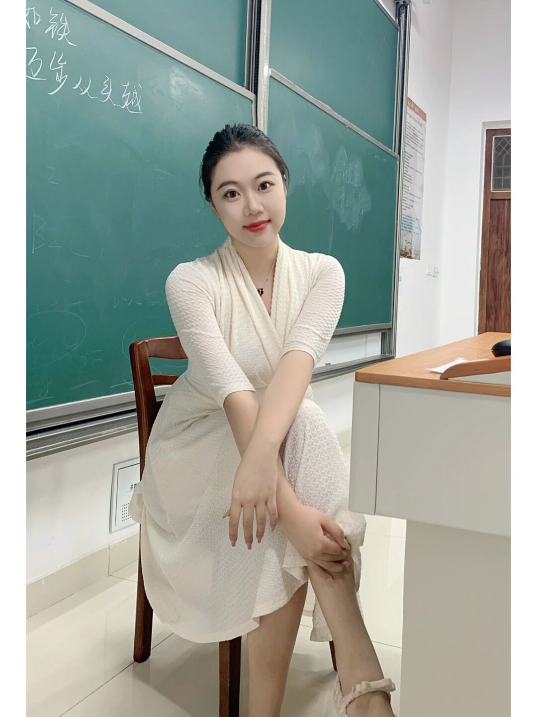 艳艳 On Twitter 100真人射交,姬圈最大的交友盲盒,「反差婊」「福利姬」线上线下满足全部需求。 里面都是很骚的妹妹,才一元一次 花几块钱去找几个小母狗晚上帮你打发吧!快打开
