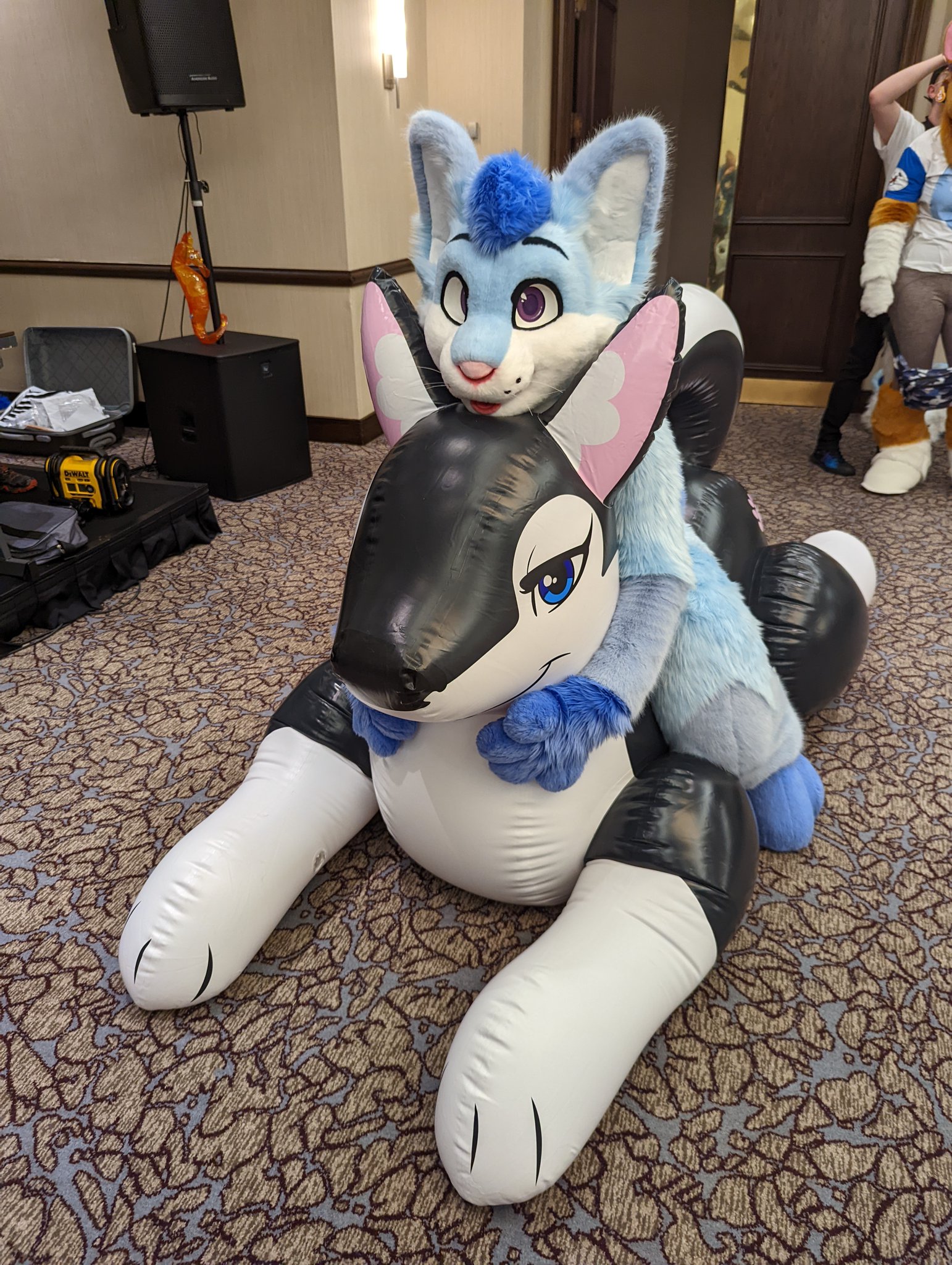 Jazzy the Squeaky Bunfox! 🎈 on Twitter: "Wishing you all a happy #SqueakySaturday hehee ...