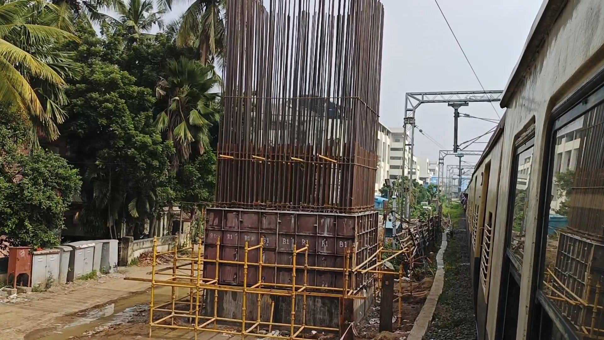 Tamil Nadu Infra on Twitter: "Chennai MRTS extension from Velachery to St. Thomas Mount - works ...