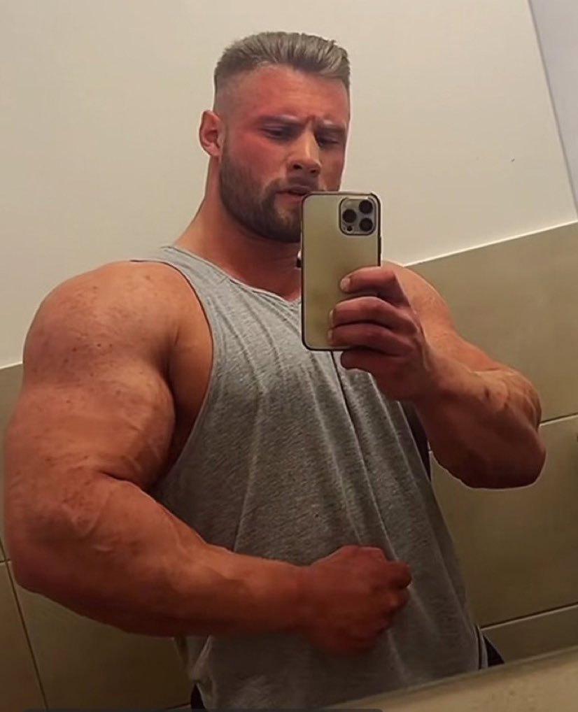 Muscle Worship On Twitter Zjnqrci3rm Twitter