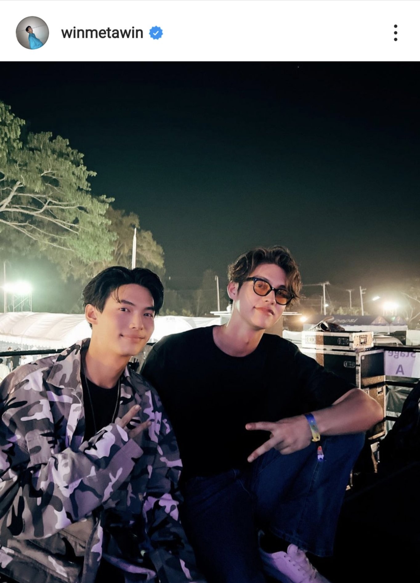 takako on Twitter: "横ピース ️× Bright Vachirawit☀️🤍 萌え袖ピース ️×Win Metawin🐰💚 GOOD FRIEND🤍 GOOD ...