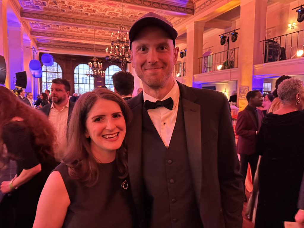 「Emmys! 」|Jim Mortensenのイラスト