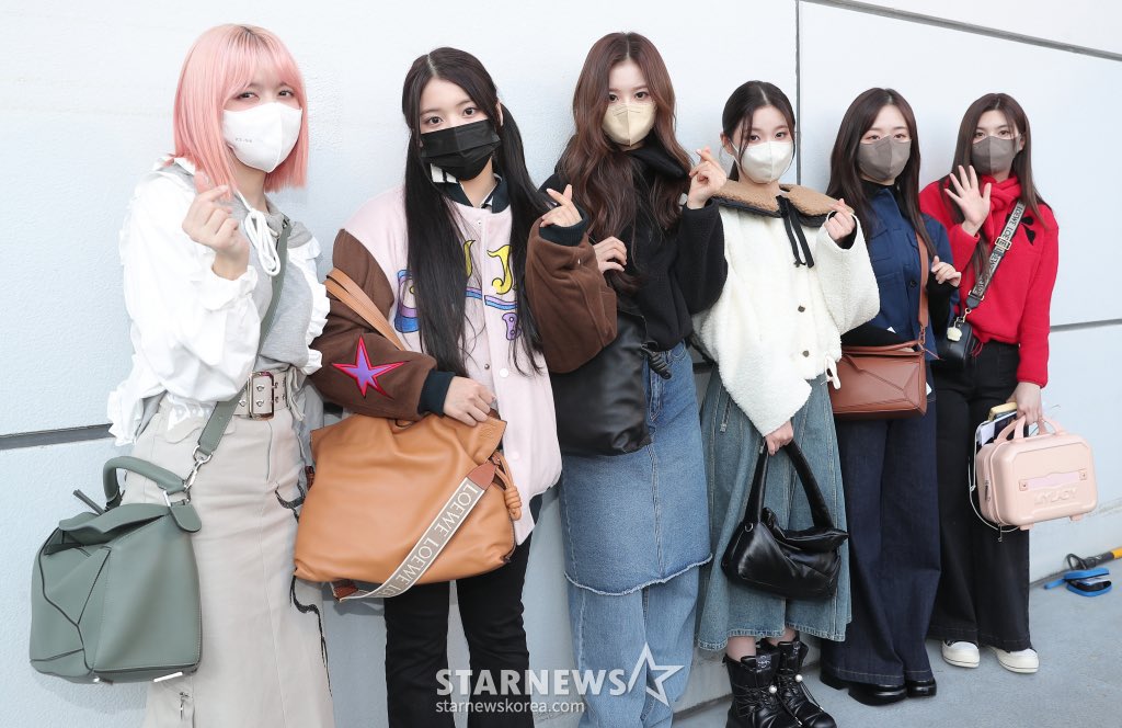 nmixx pics on Twitter: "[221211] NMIXX arrived in Japan for 2022 AAA."