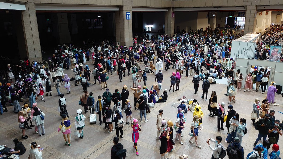 A士🇹🇼＠C101_土曜日東ア-51a on Twitter: "台北同人イベントCWT62の会場俯瞰。二枚目と三枚目は室内コスプレエリア"