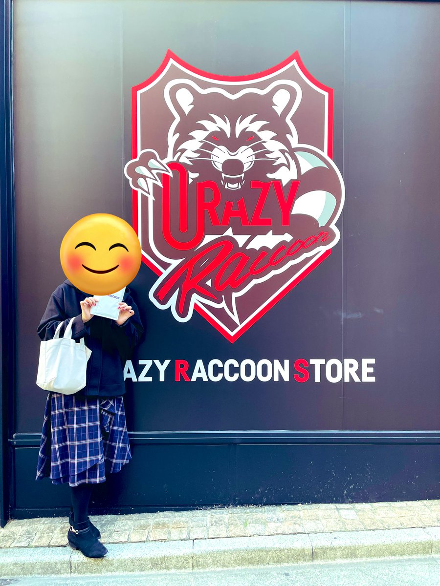 「CR STORE 」|やまだパンのイラスト