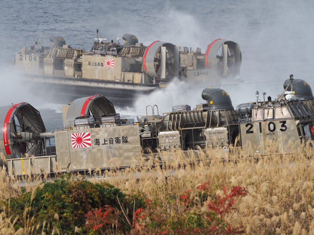 すまる on Twitter: "LCACのビーチング訓練を見学してきました。海自の皆さんありがとうございました。（本編4枚、オマケ4枚）"