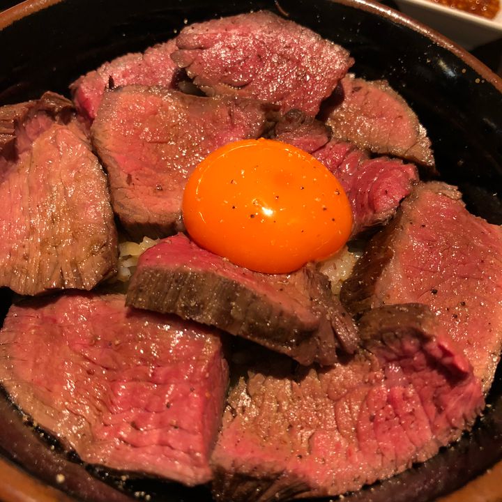 温泉ネコ on Twitter: "retrip_news: 頬張る姿も素敵です。東京都内の“食欲旺盛彼女”も大満足する絶品丼ぶり10選 ️ https://rtrp.jp/articles ...