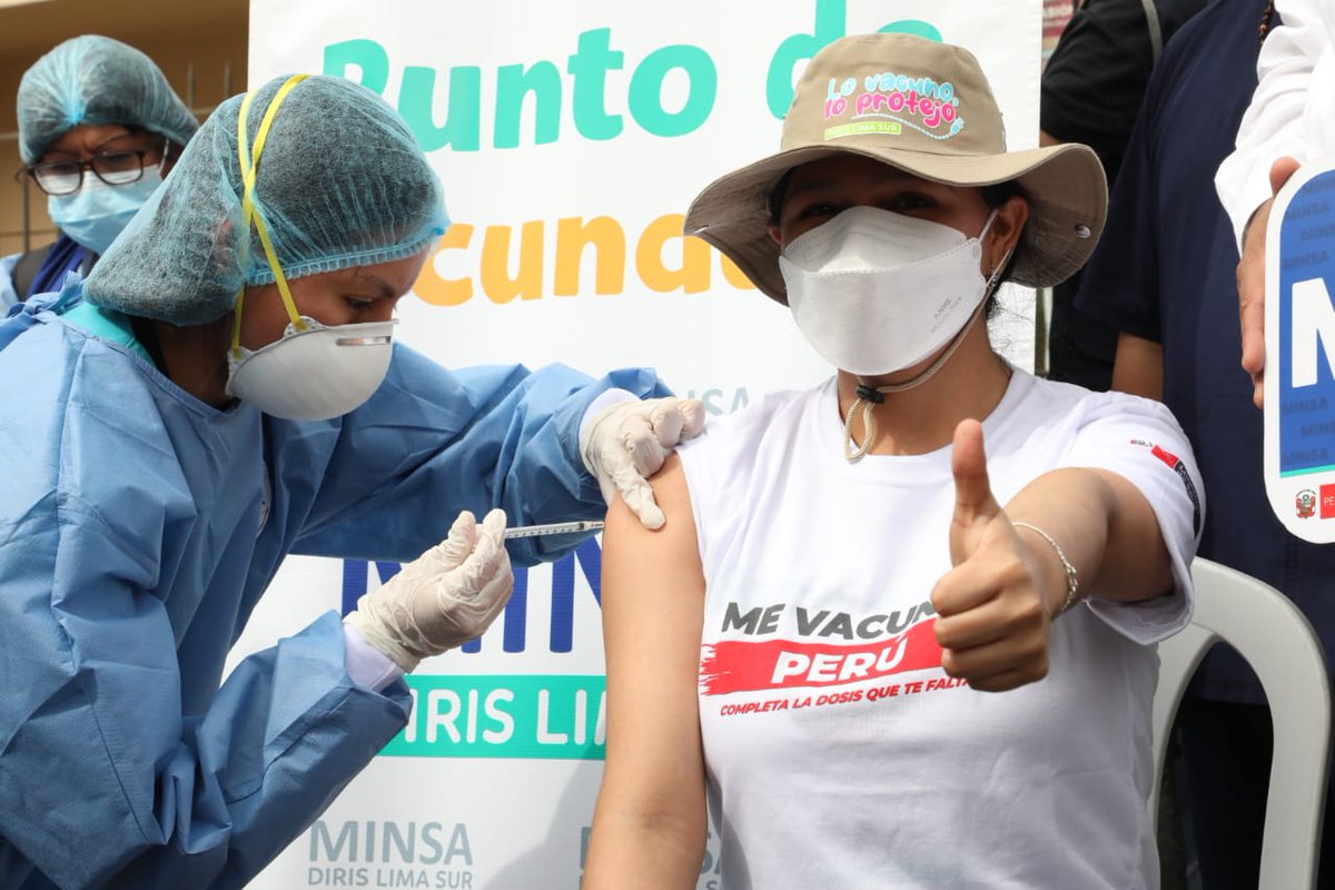 Ministerio de Salud on Twitter: "¡La vacunación no se detiene! 💉 En Villa María del Triunfo, el ...