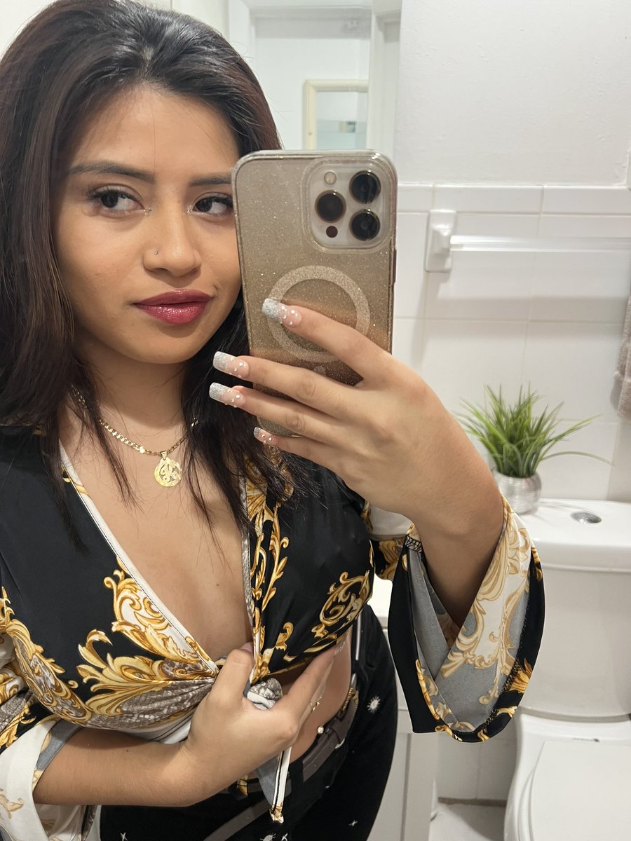 katerinne_vz01 on Twitter: "Dime papi 💦"