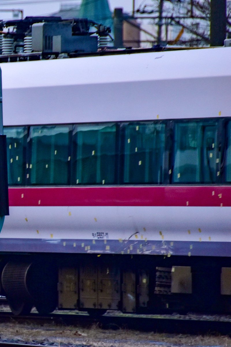 HEROMO🇺🇦(線路際蹲人・鉄模人) on Twitter: "#本日のKY 長期留置中のE657系K11 車体の破損部分にテープ？が貼られてました。 たまにしか来ないので、最近のことかどう ...
