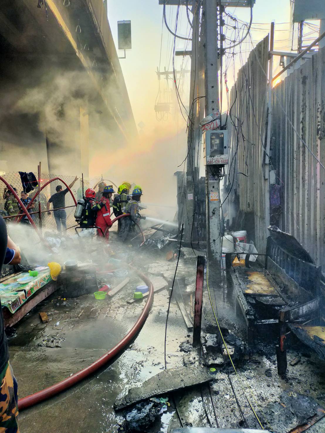 JS100 on Twitter: "เวลา 16.35 น. เหตุเพลิงไหม้แคมป์คนงาน ใกล้เคียงตลาดปีนัง ขณะนี้เพลิงสงบ ...
